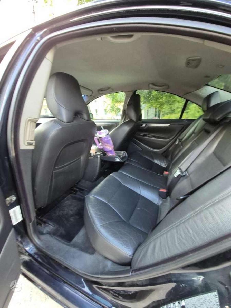 Zils Volvo S60 2005 Viļņa, ar dzinēja tilpumu 2.40 L un nobraukumu 283 tūkst. km par 1500 €, foto 5 vietnē AUTOMOTO.COM.LV