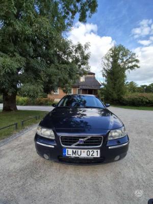 Zils Volvo S60 2005 Viļņa, ar dzinēja tilpumu 2.40 L un nobraukumu 283 tūkst. km par 1500 €, foto 8 vietnē AUTOMOTO.COM.LV