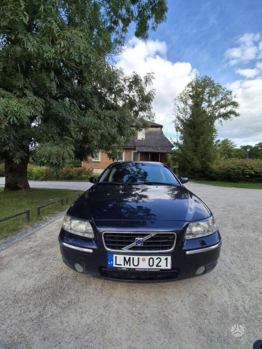 Zils Volvo S60 2005 Viļņa, ar dzinēja tilpumu 2.40 L un nobraukumu 283 tūkst. km par 1500 €, foto 8 vietnē AUTOMOTO.COM.LV