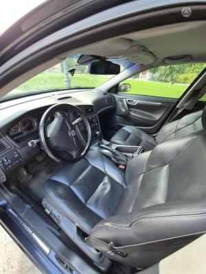 Zils Volvo S60 2005 Viļņa, ar dzinēja tilpumu 2.40 L un nobraukumu 283 tūkst. km par 1500 €, foto 9 vietnē AUTOMOTO.COM.LV