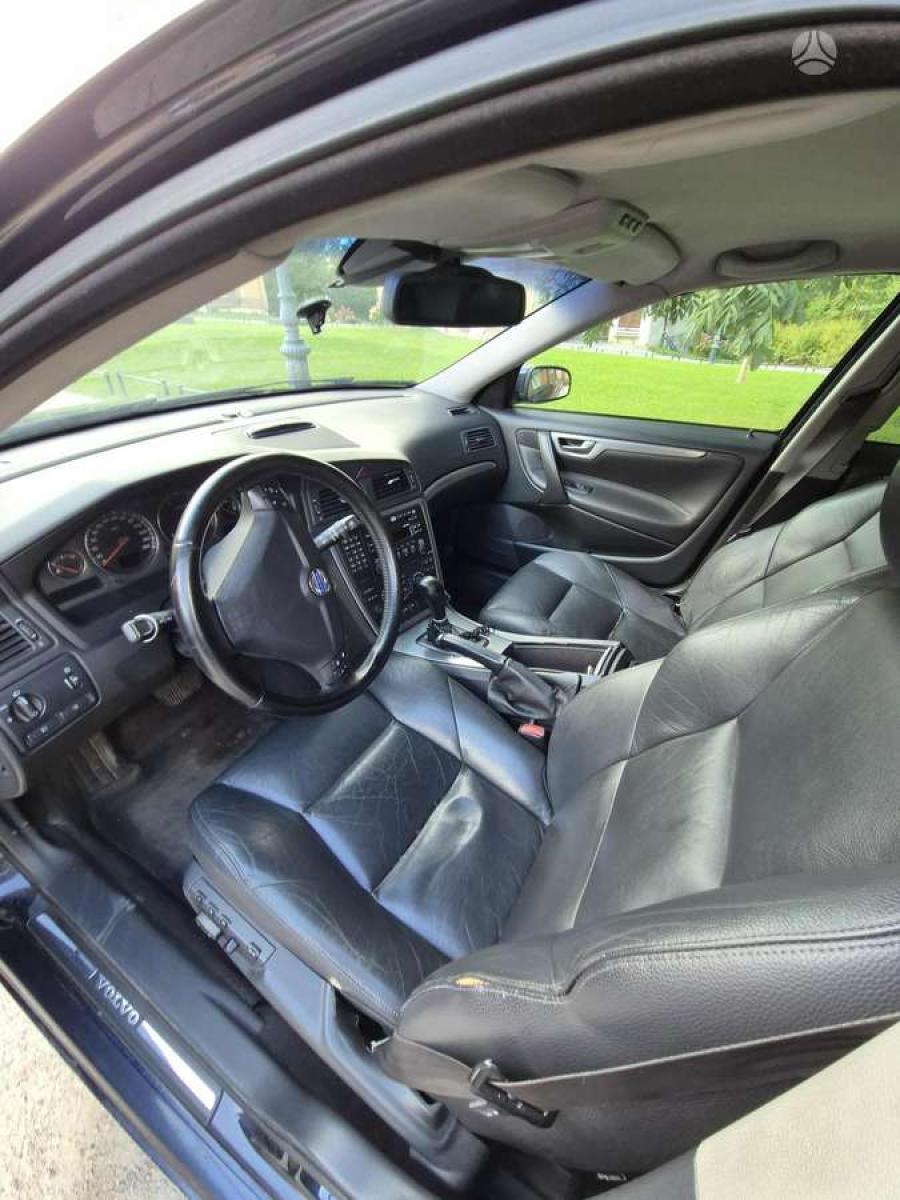 Zils Volvo S60 2005 Viļņa, ar dzinēja tilpumu 2.40 L un nobraukumu 283 tūkst. km par 1500 €, foto 9 vietnē AUTOMOTO.COM.LV