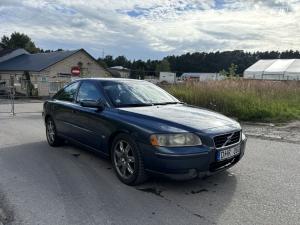 Blue Volvo S60 2005 in Vilnius, with an engine capacity of 2.40 L and mileage of 345 thousand km for 799 €, photo 3 on AUTOMOTO.COM.LV