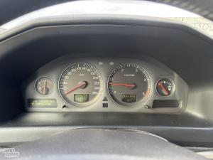 Blue Volvo S60 2005 in Vilnius, with an engine capacity of 2.40 L and mileage of 345 thousand km for 799 €, photo 11 on AUTOMOTO.COM.LV