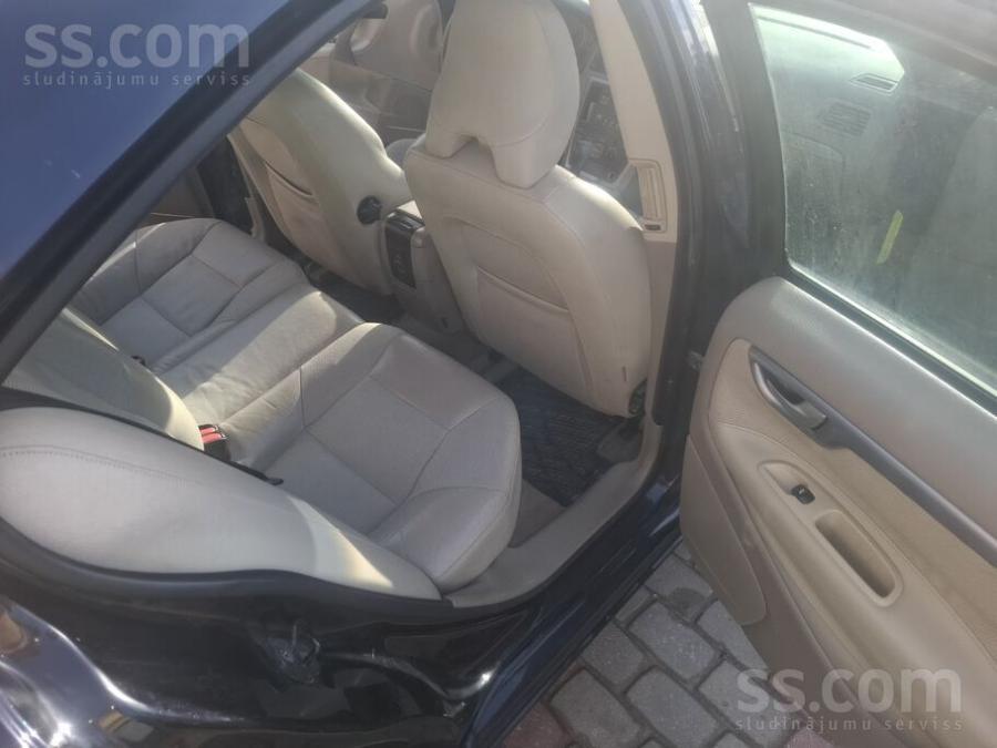 Zils Volvo S60 2005 Rīga, ar dzinēja tilpumu 2.40 L un nobraukumu 292 tūkst. km par 1150 €, foto 9 vietnē AUTOMOTO.COM.LV