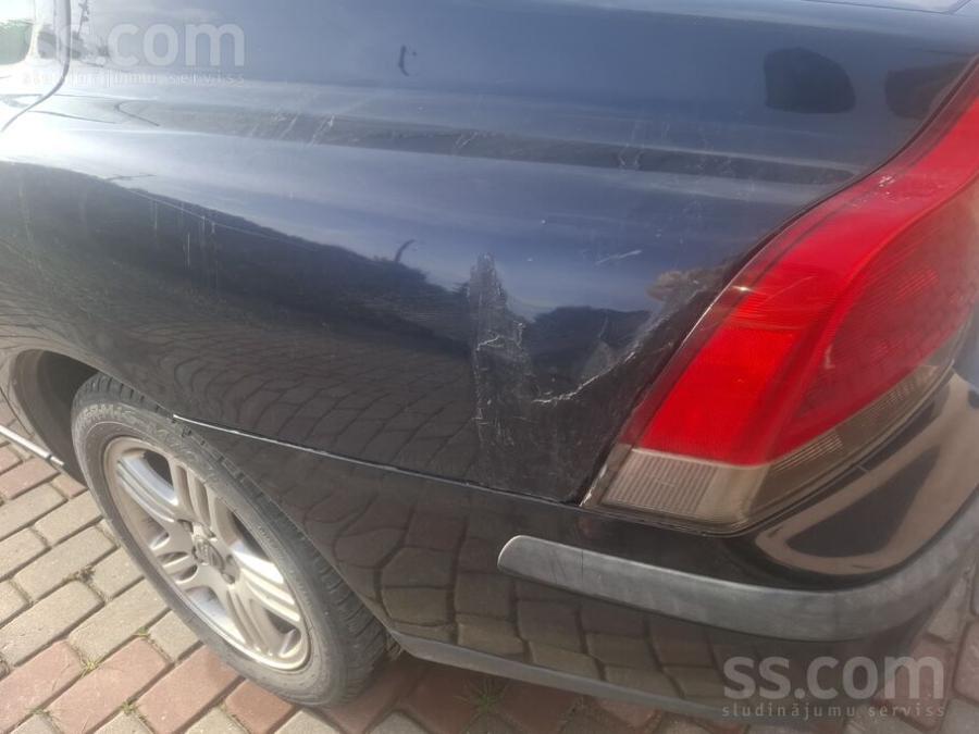 Zils Volvo S60 2005 Rīga, ar dzinēja tilpumu 2.40 L un nobraukumu 292 tūkst. km par 1150 €, foto 11 vietnē AUTOMOTO.COM.LV