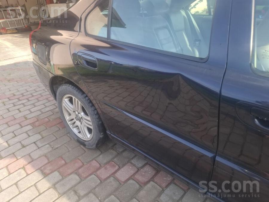 Zils Volvo S60 2005 Rīga, ar dzinēja tilpumu 2.40 L un nobraukumu 292 tūkst. km par 1150 €, foto 13 vietnē AUTOMOTO.COM.LV