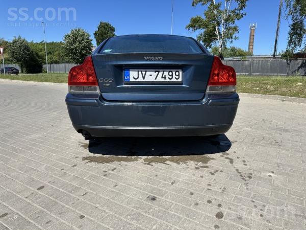 Blue Volvo S60 2005 in Rezekne, with an engine capacity of 2.40 L and mileage of 375 thousand km for 1300 €, photo 3 on AUTOMOTO.COM.LV