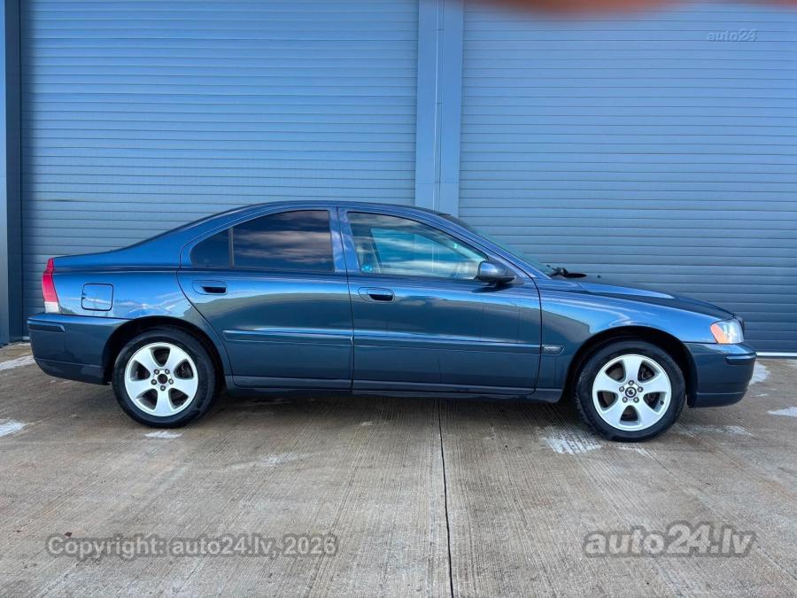 Синий Вольво С60 2005 в Таллин, объемом двигателя 2.40 л и пробегом 402 тыс. км за 2100 €, фото 7 на AUTOMOTO.COM.LV