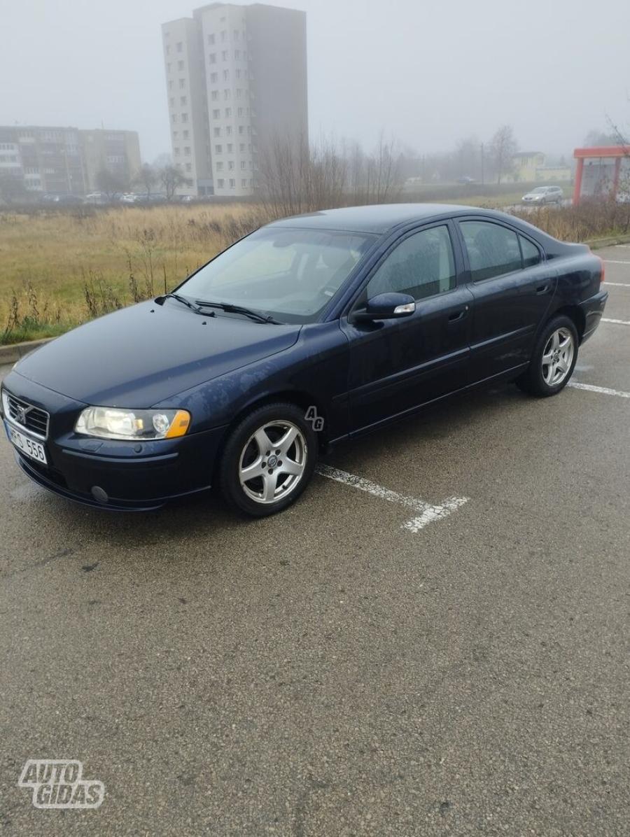 Blue Volvo S60 2006 in Radviliskis, with an engine capacity of 2.40 L and mileage of 238 thousand km for 1800 €, photo 1 on AUTOMOTO.COM.LV