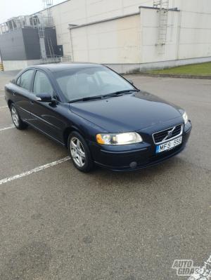 Blue Volvo S60 2006 in Radviliskis, with an engine capacity of 2.40 L and mileage of 238 thousand km for 1800 €, photo 2 on AUTOMOTO.COM.LV