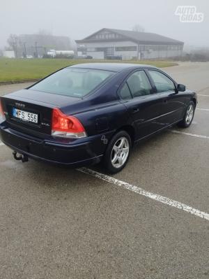 Blue Volvo S60 2006 in Radviliskis, with an engine capacity of 2.40 L and mileage of 238 thousand km for 1800 €, photo 3 on AUTOMOTO.COM.LV