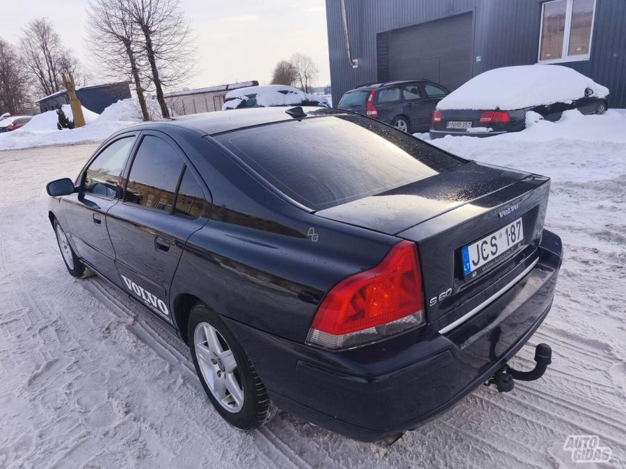 Blue Volvo S60 2006 in Taurage, with an engine capacity of 2.40 L and mileage of 275 thousand km for 1980 €, photo 3 on AUTOMOTO.COM.LV