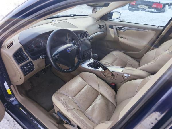 Blue Volvo S60 2006 in Taurage, with an engine capacity of 2.40 L and mileage of 275 thousand km for 1980 €, photo 9 on AUTOMOTO.COM.LV