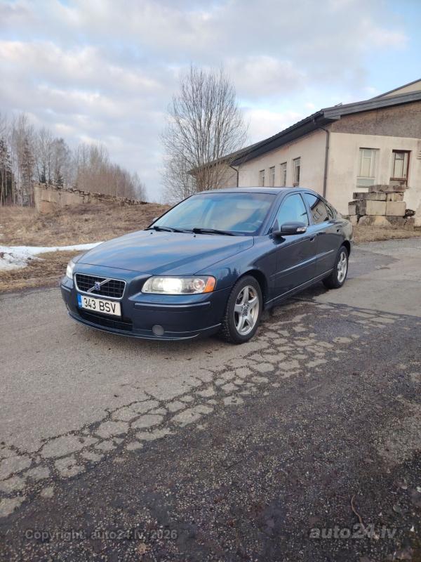 Zils Volvo S60 2006 Paide, ar dzinēja tilpumu 2.40 L un nobraukumu 230 tūkst. km par 5500 €, foto 1 vietnē AUTOMOTO.COM.LV