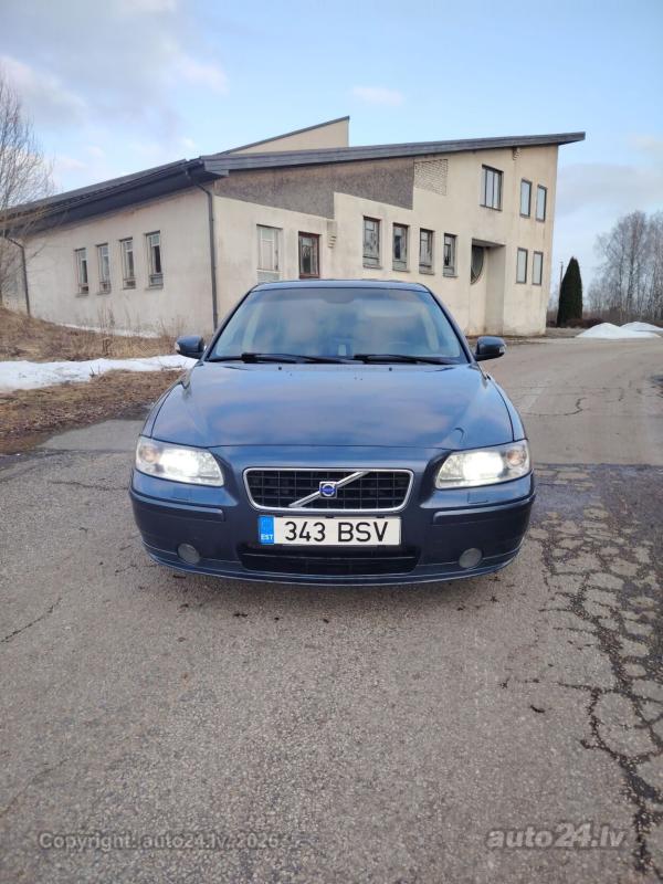 Zils Volvo S60 2006 Paide, ar dzinēja tilpumu 2.40 L un nobraukumu 230 tūkst. km par 5500 €, foto 2 vietnē AUTOMOTO.COM.LV