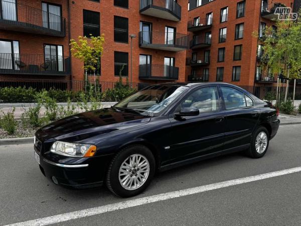 Blue Volvo S60 2006 in Vilnius, with an engine capacity of 2.40 L and mileage of 316 thousand km for 1999 €, photo 1 on AUTOMOTO.COM.LV