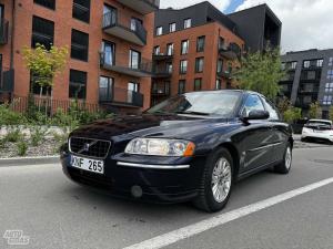 Blue Volvo S60 2006 in Vilnius, with an engine capacity of 2.40 L and mileage of 316 thousand km for 1999 €, photo 3 on AUTOMOTO.COM.LV
