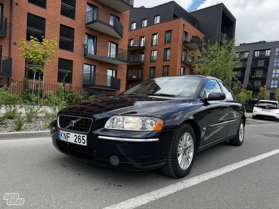 Blue Volvo S60 2006 in Vilnius, with an engine capacity of 2.40 L and mileage of 316 thousand km for 1999 €, photo 3 on AUTOMOTO.COM.LV