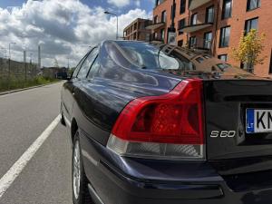 Blue Volvo S60 2006 in Vilnius, with an engine capacity of 2.40 L and mileage of 316 thousand km for 1999 €, photo 6 on AUTOMOTO.COM.LV