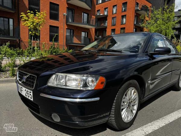Blue Volvo S60 2006 in Vilnius, with an engine capacity of 2.40 L and mileage of 316 thousand km for 1999 €, photo 7 on AUTOMOTO.COM.LV
