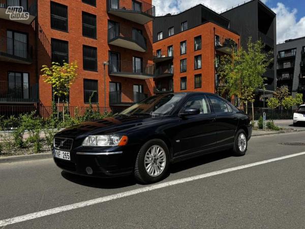 Blue Volvo S60 2006 in Vilnius, with an engine capacity of 2.40 L and mileage of 316 thousand km for 1999 €, photo 9 on AUTOMOTO.COM.LV