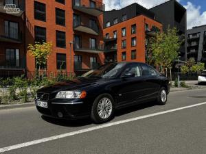 Blue Volvo S60 2006 in Vilnius, with an engine capacity of 2.40 L and mileage of 316 thousand km for 1999 €, photo 10 on AUTOMOTO.COM.LV