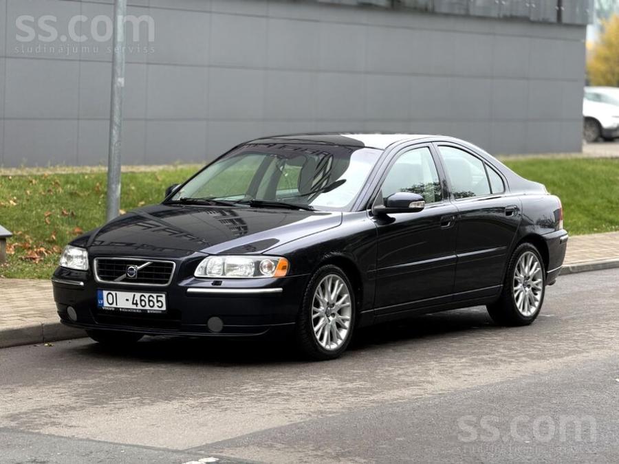 Zils Volvo S60 2006 Rīga, ar dzinēja tilpumu 2.40 L un nobraukumu 295 tūkst. km par 2650 €, foto 1 vietnē AUTOMOTO.COM.LV