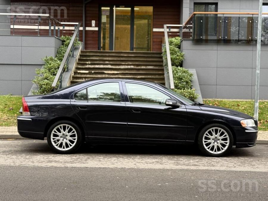 Zils Volvo S60 2006 Rīga, ar dzinēja tilpumu 2.40 L un nobraukumu 295 tūkst. km par 2650 €, foto 7 vietnē AUTOMOTO.COM.LV