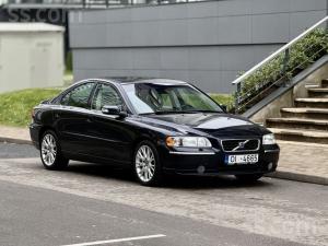Zils Volvo S60 2006 Rīga, ar dzinēja tilpumu 2.40 L un nobraukumu 295 tūkst. km par 2650 €, foto 8 vietnē AUTOMOTO.COM.LV