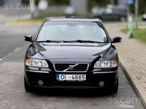 Zils Volvo S60 2006 Rīga, ar dzinēja tilpumu 2.40 L un nobraukumu 295 tūkst. km par 2650 €, foto 9 vietnē AUTOMOTO.COM.LV