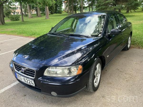 Blue Volvo S60 2006 in Jelgava, with an engine capacity of 2.40 L and mileage of 319 thousand km for 1590 €, photo 5 on AUTOMOTO.COM.LV