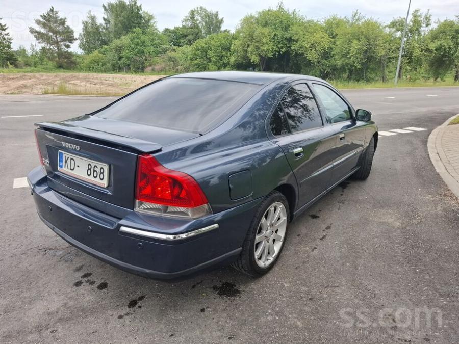 Синий Вольво С60 2006 в Елгава, объемом двигателя 2.40 л и пробегом 304 тыс. км за 2600 €, фото 4 на AUTOMOTO.COM.LV