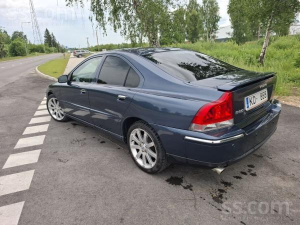 Blue Volvo S60 2006 in Jelgava, with an engine capacity of 2.40 L and mileage of 304 thousand km for 2600 €, photo 4 on AUTOMOTO.COM.LV