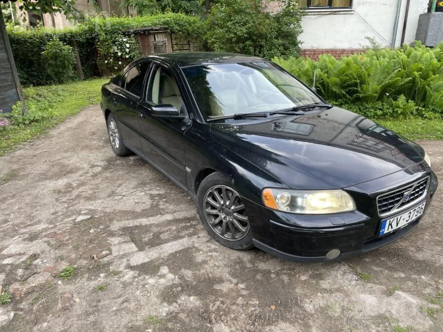 Zils Volvo S60 2006 Rīga, ar dzinēja tilpumu 2.40 L un nobraukumu 325 tūkst. km par 2499 €, foto 1 vietnē AUTOMOTO.COM.LV