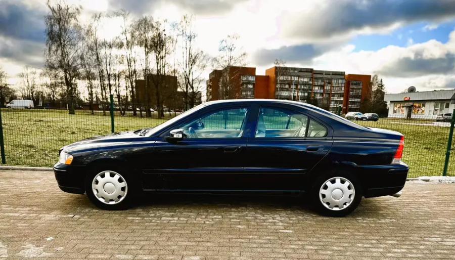 Zils Volvo S60 2006 Jelgava, ar dzinēja tilpumu 2.40 L un nobraukumu 285 tūkst. km par 2490 €, foto 4 vietnē AUTOMOTO.COM.LV
