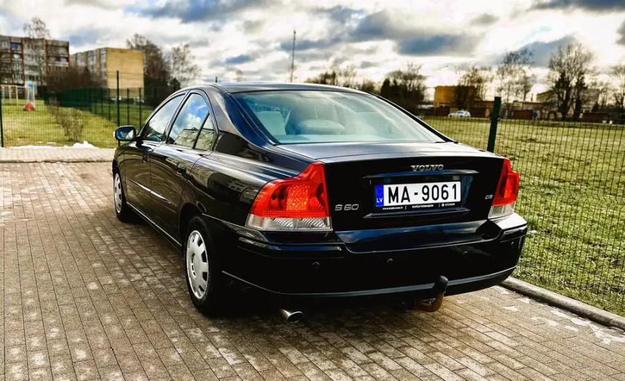 Zils Volvo S60 2006 Jelgava, ar dzinēja tilpumu 2.40 L un nobraukumu 285 tūkst. km par 2490 €, foto 6 vietnē AUTOMOTO.COM.LV