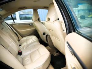 Zils Volvo S60 2006 Jelgava, ar dzinēja tilpumu 2.40 L un nobraukumu 285 tūkst. km par 2490 €, foto 14 vietnē AUTOMOTO.COM.LV