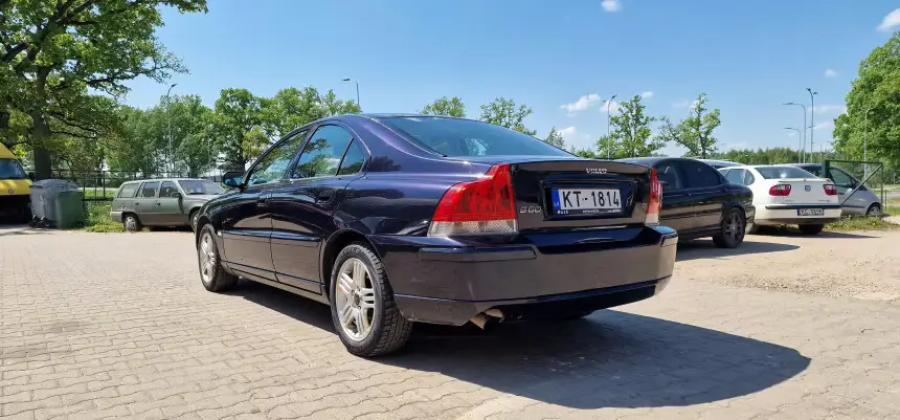 Zils Volvo S60 2006 Valmiera, ar dzinēja tilpumu 2.40 L un nobraukumu 336 tūkst. km par 1950 €, foto 5 vietnē AUTOMOTO.COM.LV