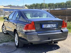 Zils Volvo S60 2006 Rīga, ar dzinēja tilpumu 2.40 L un nobraukumu 292 tūkst. km par 3995 €, foto 3 vietnē AUTOMOTO.COM.LV