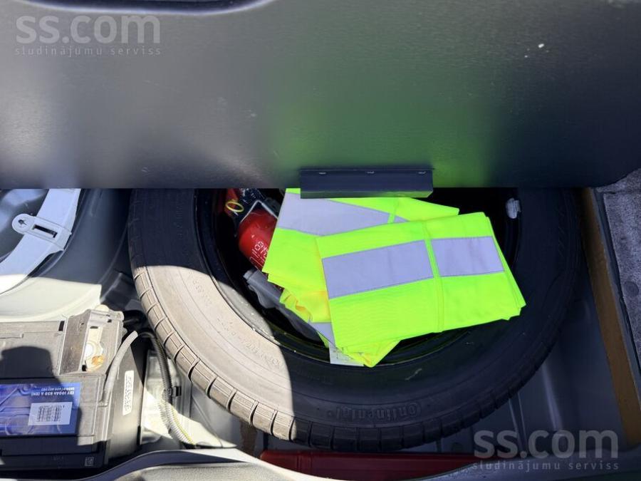 Zils Volvo S60 2006 Rīga, ar dzinēja tilpumu 2.40 L un nobraukumu 292 tūkst. km par 3995 €, foto 7 vietnē AUTOMOTO.COM.LV