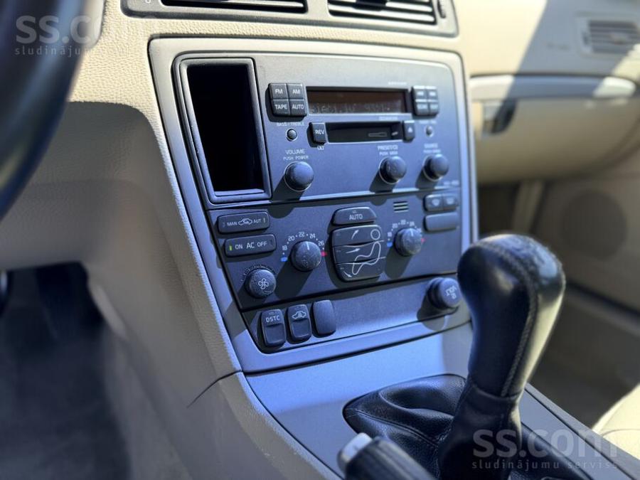 Zils Volvo S60 2006 Rīga, ar dzinēja tilpumu 2.40 L un nobraukumu 292 tūkst. km par 3995 €, foto 12 vietnē AUTOMOTO.COM.LV
