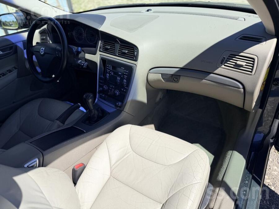 Zils Volvo S60 2006 Rīga, ar dzinēja tilpumu 2.40 L un nobraukumu 292 tūkst. km par 3995 €, foto 16 vietnē AUTOMOTO.COM.LV