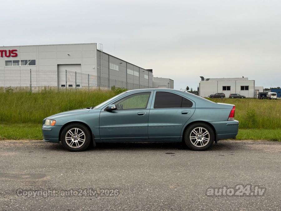 Zils Volvo S60 2006 Tartu, ar dzinēja tilpumu 2.40 L un nobraukumu 232 tūkst. km par 3390 €, foto 4 vietnē AUTOMOTO.COM.LV