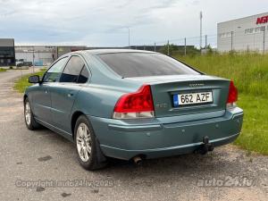 Zils Volvo S60 2006 Tartu, ar dzinēja tilpumu 2.40 L un nobraukumu 232 tūkst. km par 3390 €, foto 6 vietnē AUTOMOTO.COM.LV