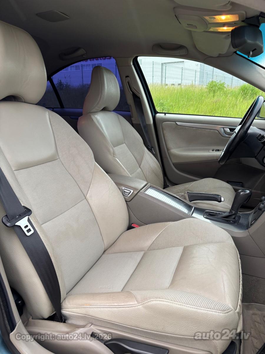 Zils Volvo S60 2006 Tartu, ar dzinēja tilpumu 2.40 L un nobraukumu 232 tūkst. km par 3390 €, foto 12 vietnē AUTOMOTO.COM.LV
