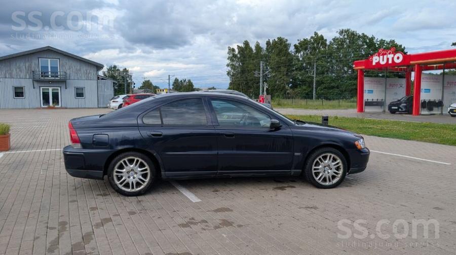 Blue Volvo S60 2006 in Riga, with an engine capacity of 2.40 L and mileage of 420 thousand km for 1150 €, photo 5 on AUTOMOTO.COM.LV
