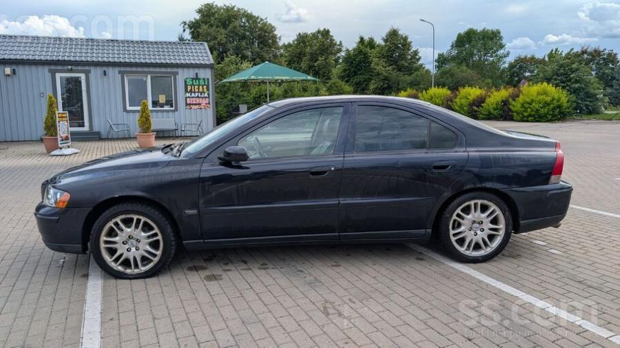 Blue Volvo S60 2006 in Riga, with an engine capacity of 2.40 L and mileage of 420 thousand km for 1150 €, photo 6 on AUTOMOTO.COM.LV
