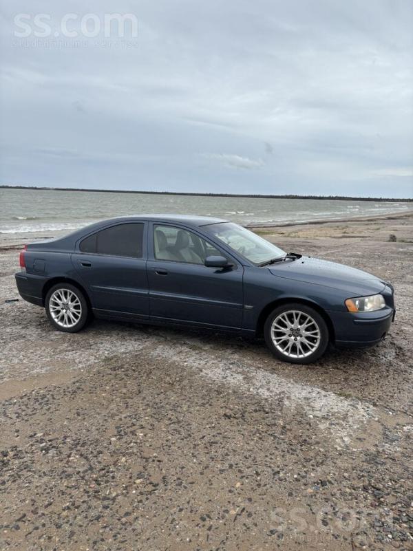 Zils Volvo S60 2006 Liepāja, ar dzinēja tilpumu 2.40 L un nobraukumu 414 tūkst. km par 2650 €, foto 2 vietnē AUTOMOTO.COM.LV