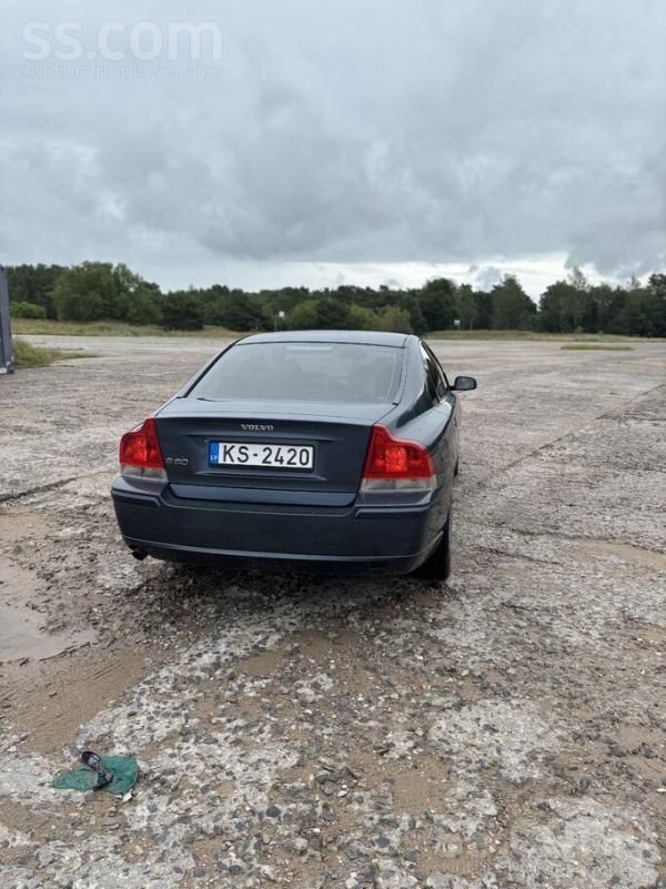 Zils Volvo S60 2006 Liepāja, ar dzinēja tilpumu 2.40 L un nobraukumu 414 tūkst. km par 2650 €, foto 3 vietnē AUTOMOTO.COM.LV