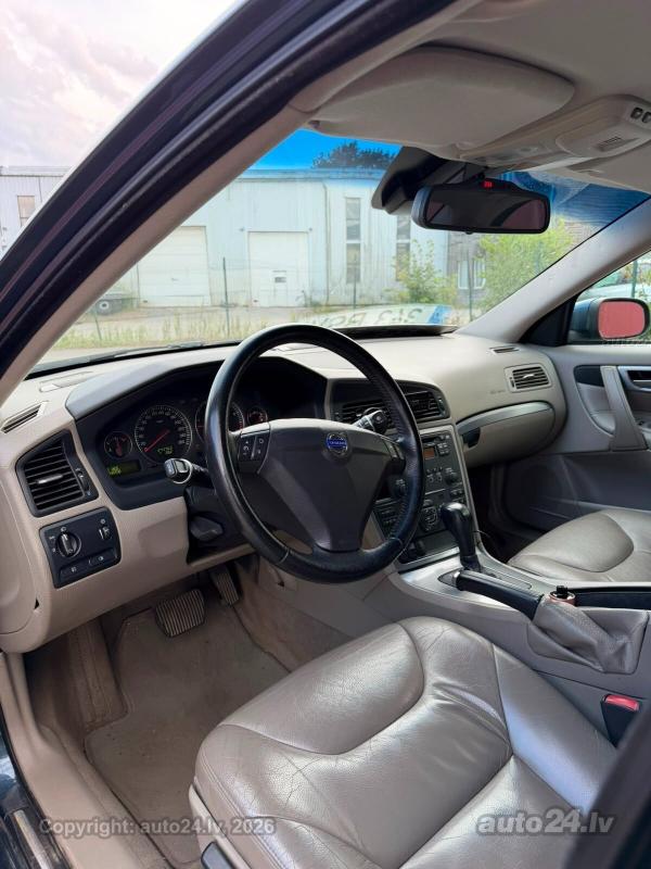 Zils Volvo S60 2006 Tallina, ar dzinēja tilpumu 2.40 L un nobraukumu 240 tūkst. km par 4800 €, foto 5 vietnē AUTOMOTO.COM.LV